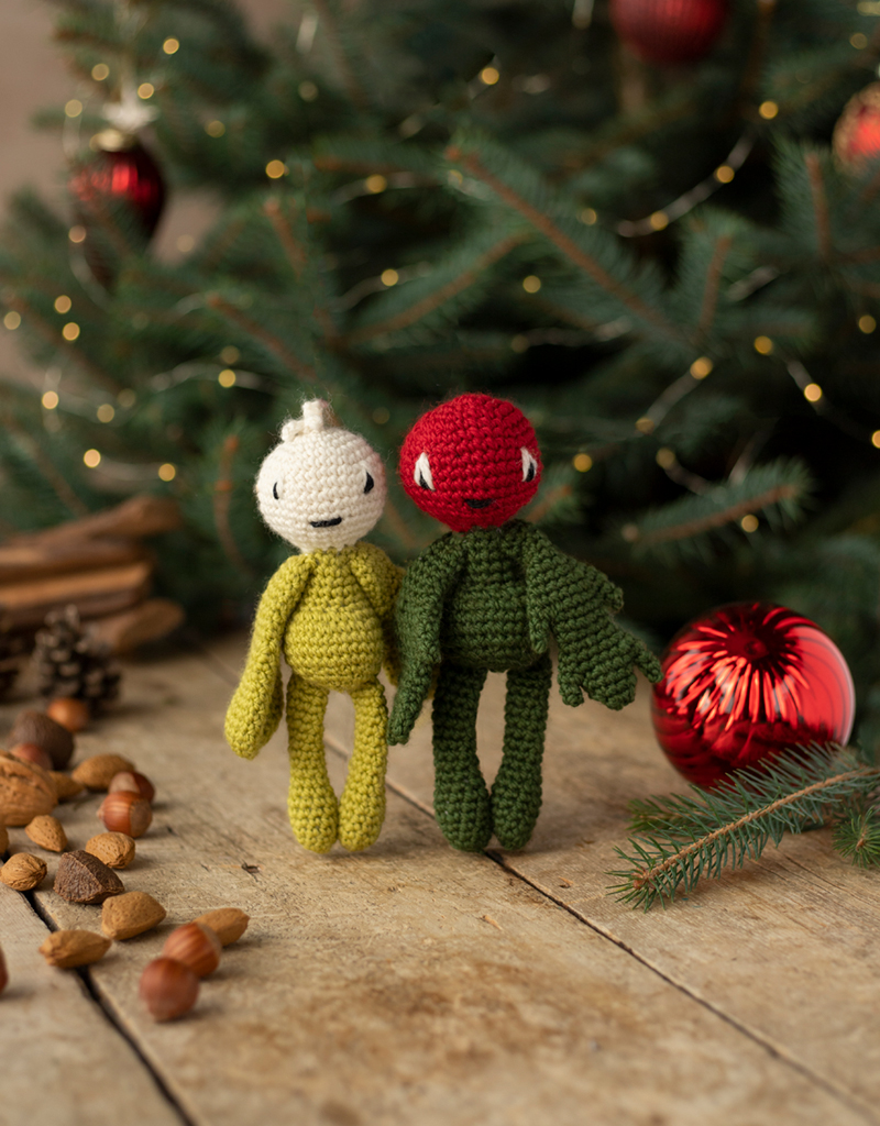knitted mistletoe