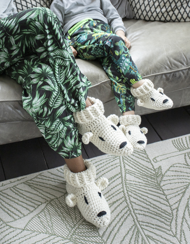 Junior Polar Bear Booties Crochet Kit | TOFT