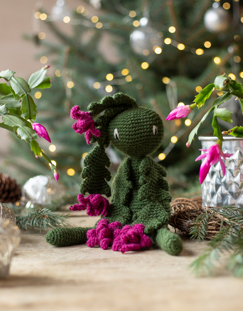 Crochet Beaded Christmas Cactus Kit | TOFT