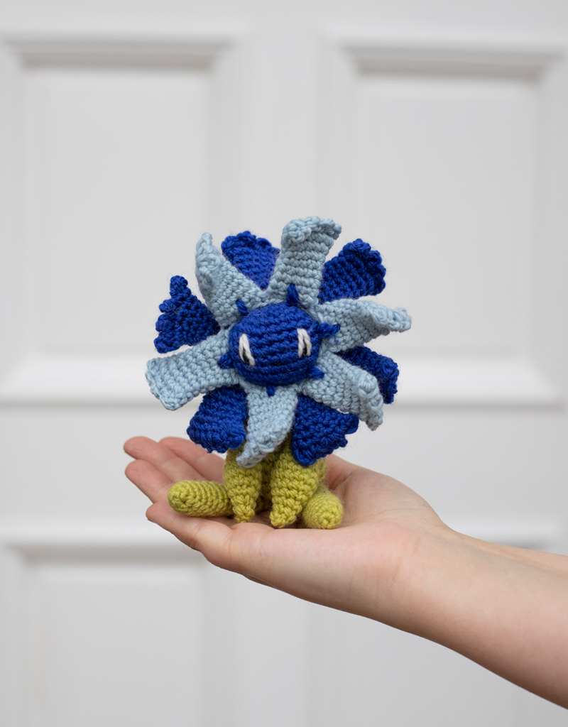 Crochet your own: Mini Cornflower Crochet Kit | TOFT