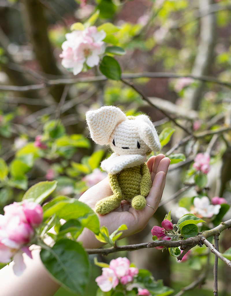 Mini Snowdrop Easy Flower Crochet Kit | TOFT