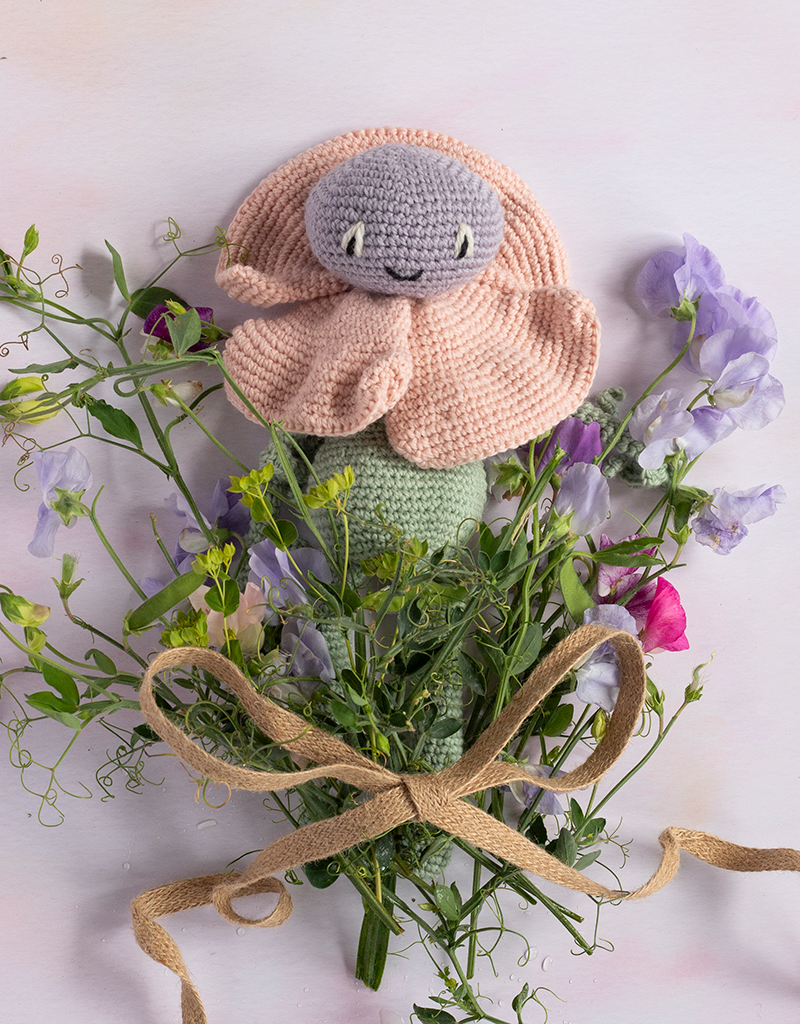 Crochet your own: Sweet Pea Crochet Kit | TOFT