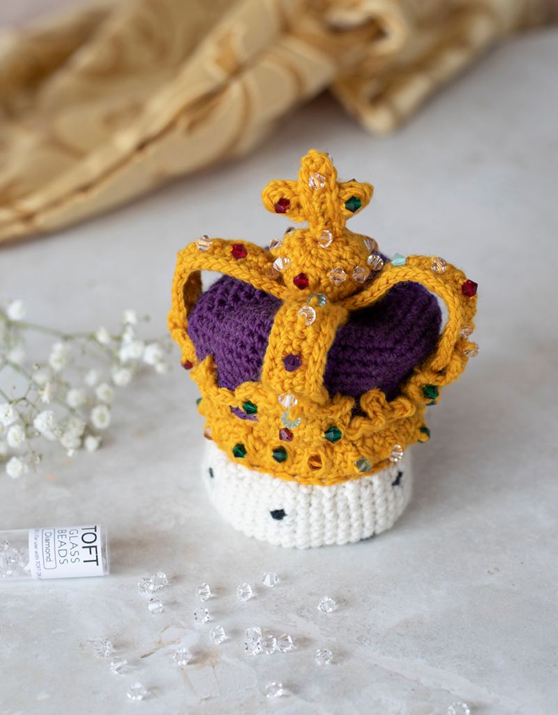 FREE Coronation Crown Crochet Pattern | TOFT