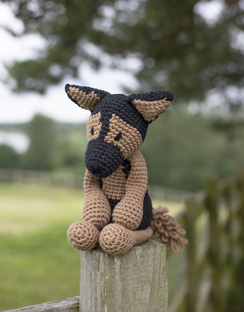 Large German Shepherd Dog Crochet Pattern | TOFT