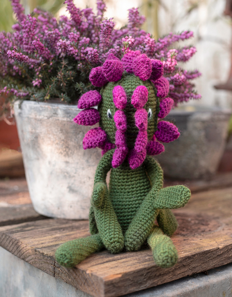 Crochet Flower Kit Heather | TOFT