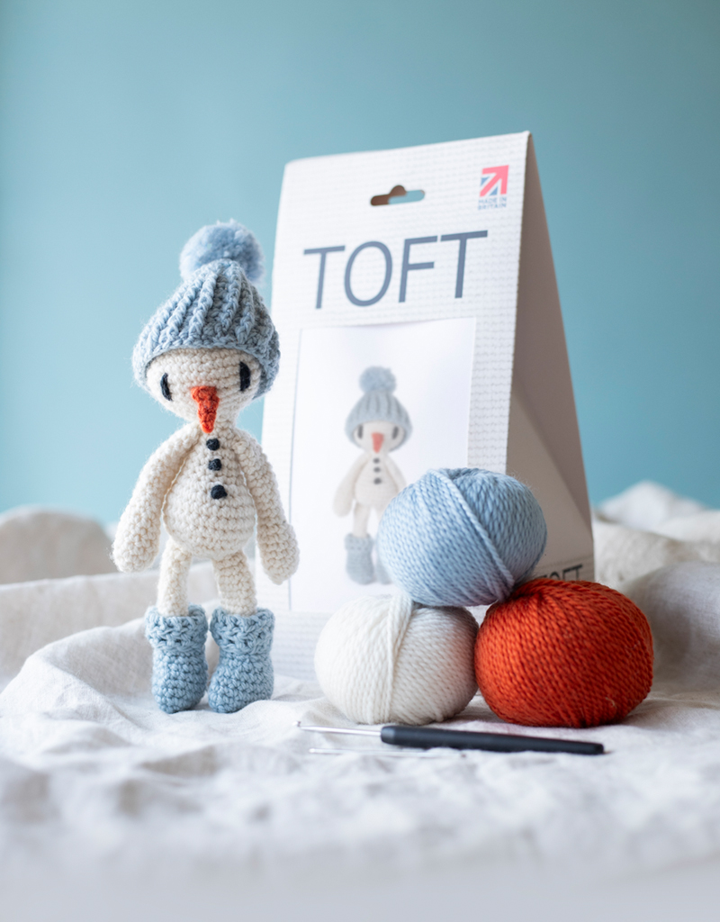 Snowman Christmas Crochet Kit Toft