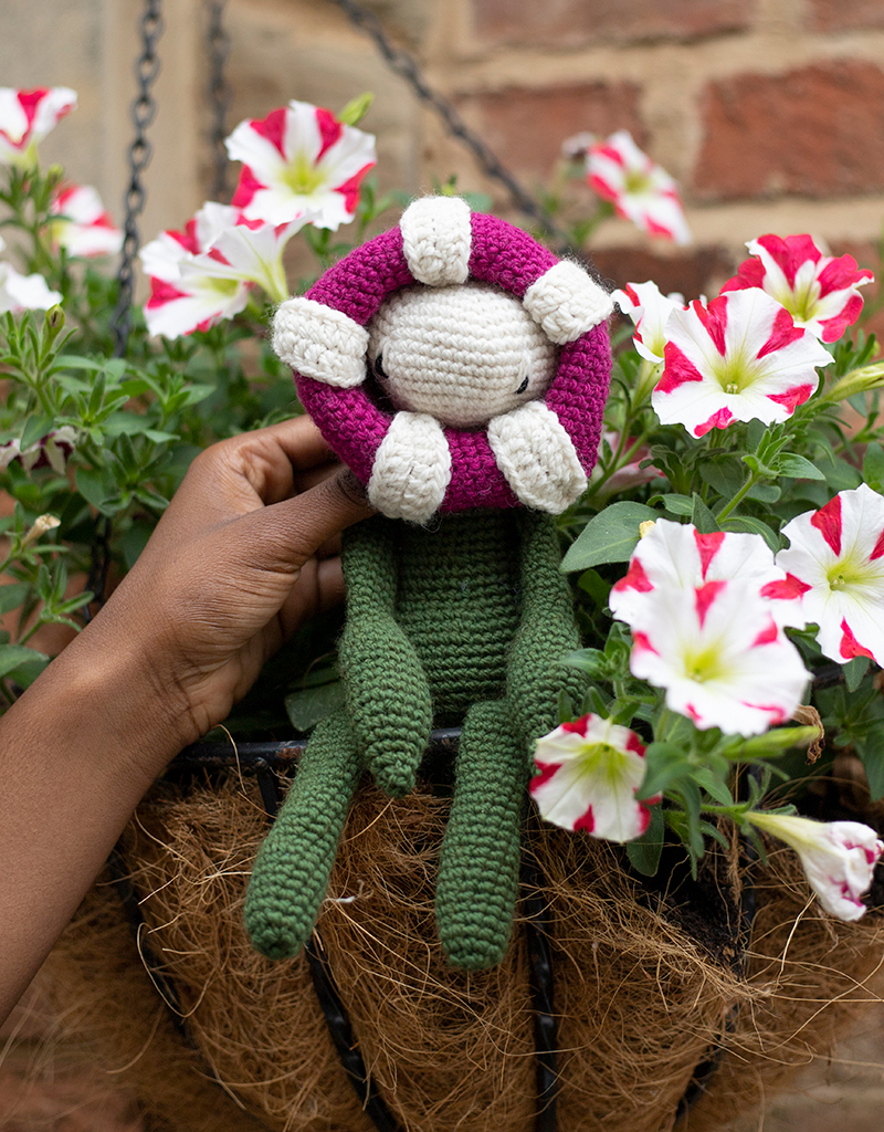 Crochet your own: Petunia Kit | TOFT