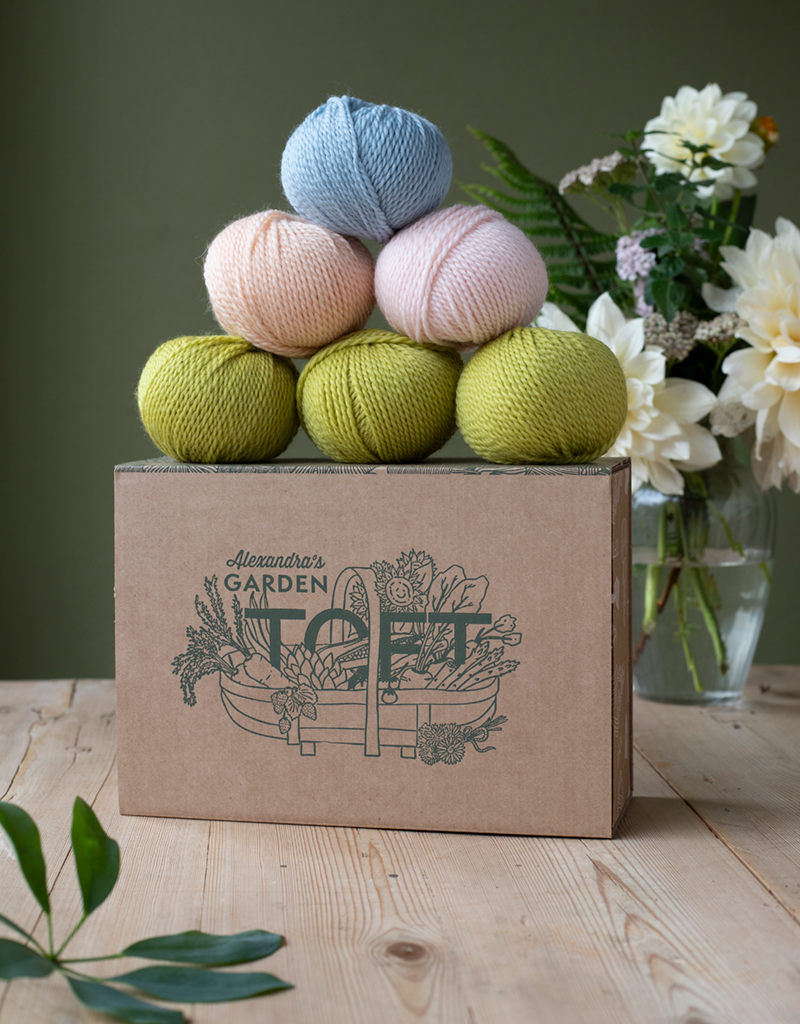 Crochet Mini Flower Bundle | TOFT