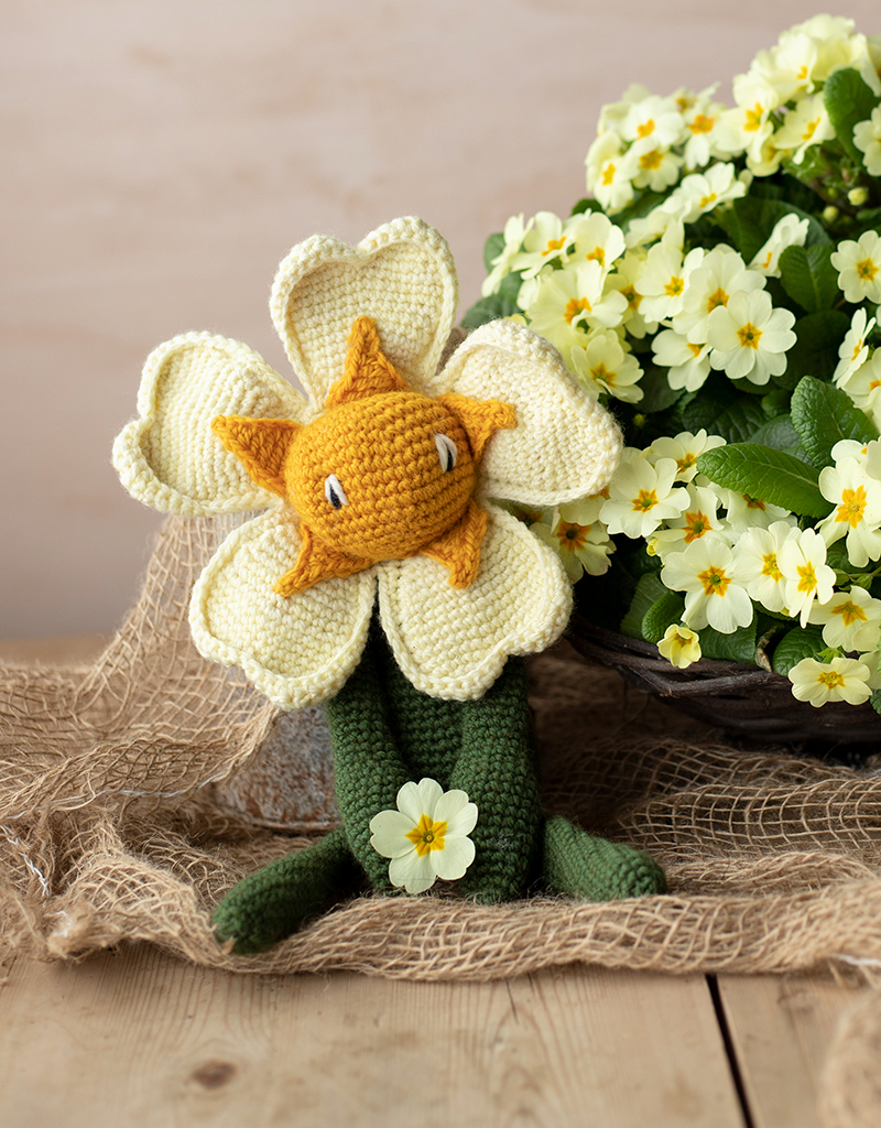 Crochet your own: Primrose Kit | TOFT