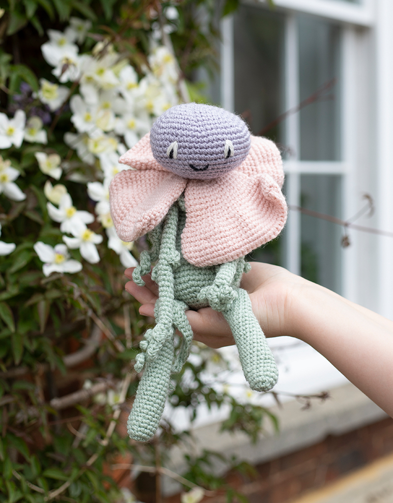Crochet your own: Sweet Pea Crochet Kit | TOFT