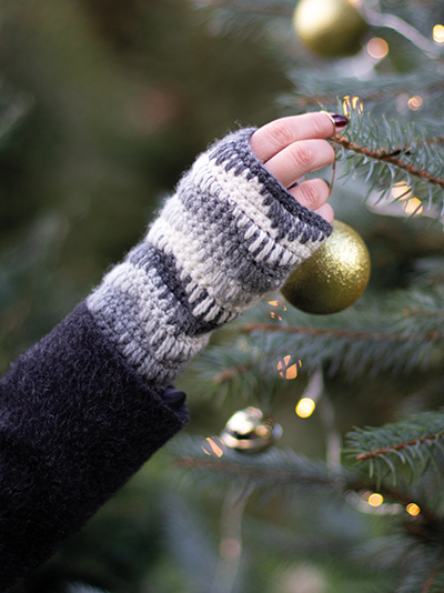 Hemlock Wristwarmers Crochet Kit | TOFT