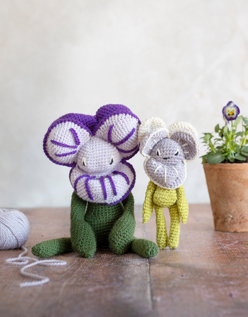 #croyourown Crochet Mini Violet Flower Project | TOFT